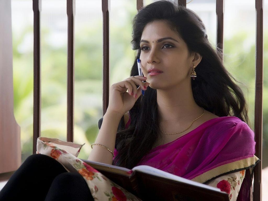 Ashwathy Ravikumar HQ Wallpapers | Ashwathy Ravikumar Wallpapers ...