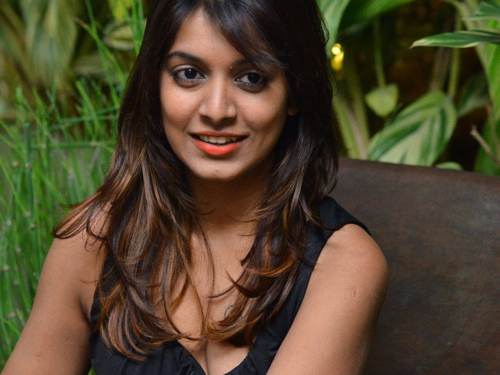 Kavya Kumar HQ Wallpapers | Kavya Kumar Wallpapers - 36696 - Oneindia ...