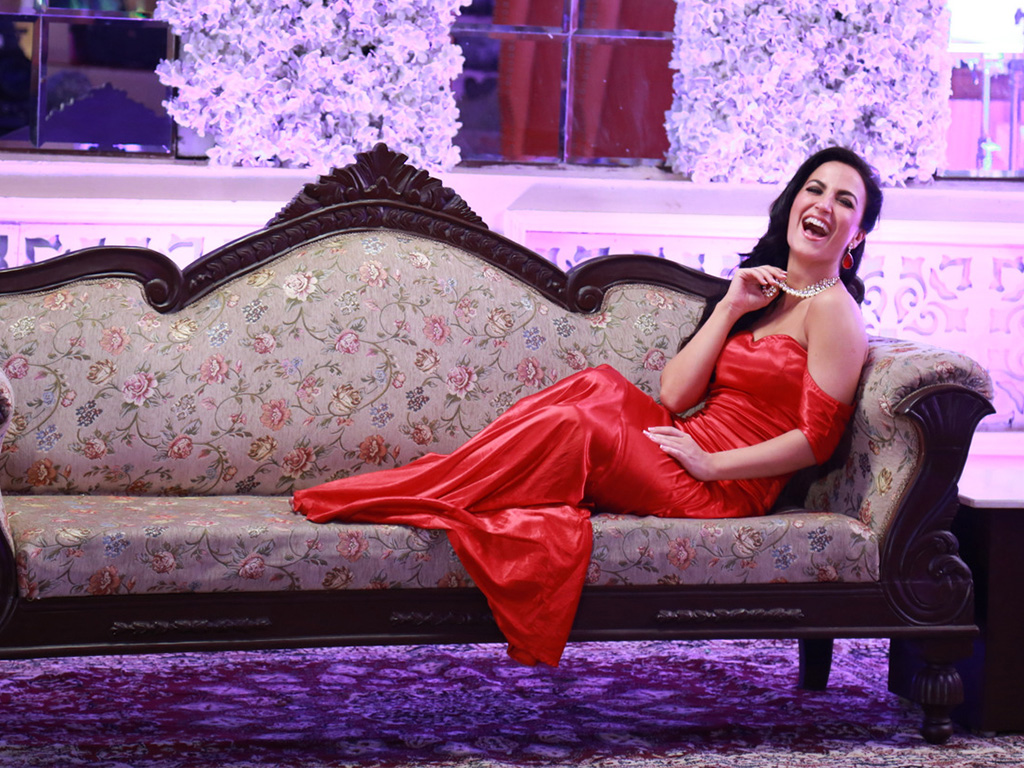 Elli Avram HQ Wallpapers | Elli Avram Wallpapers - 37067 - Oneindia ...
