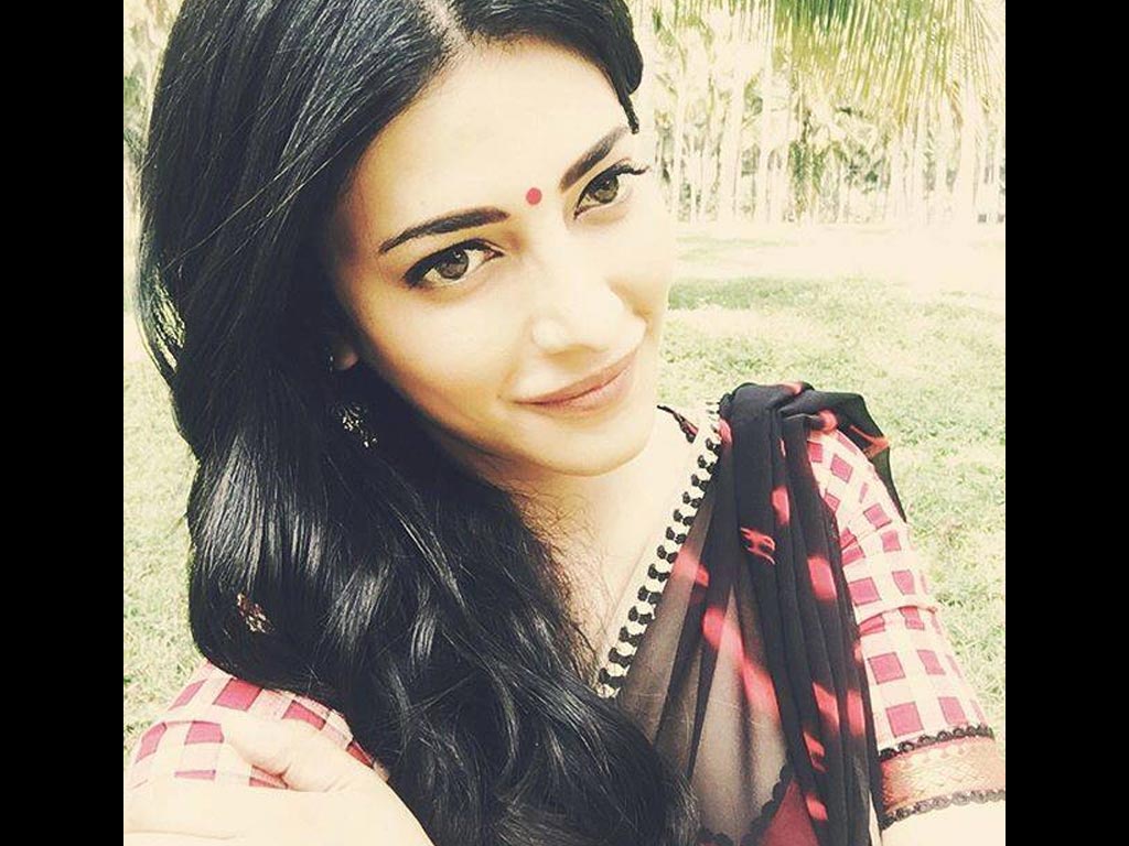 Shruti Haasan HQ Wallpapers | Shruti Haasan Wallpapers - 37168 ...