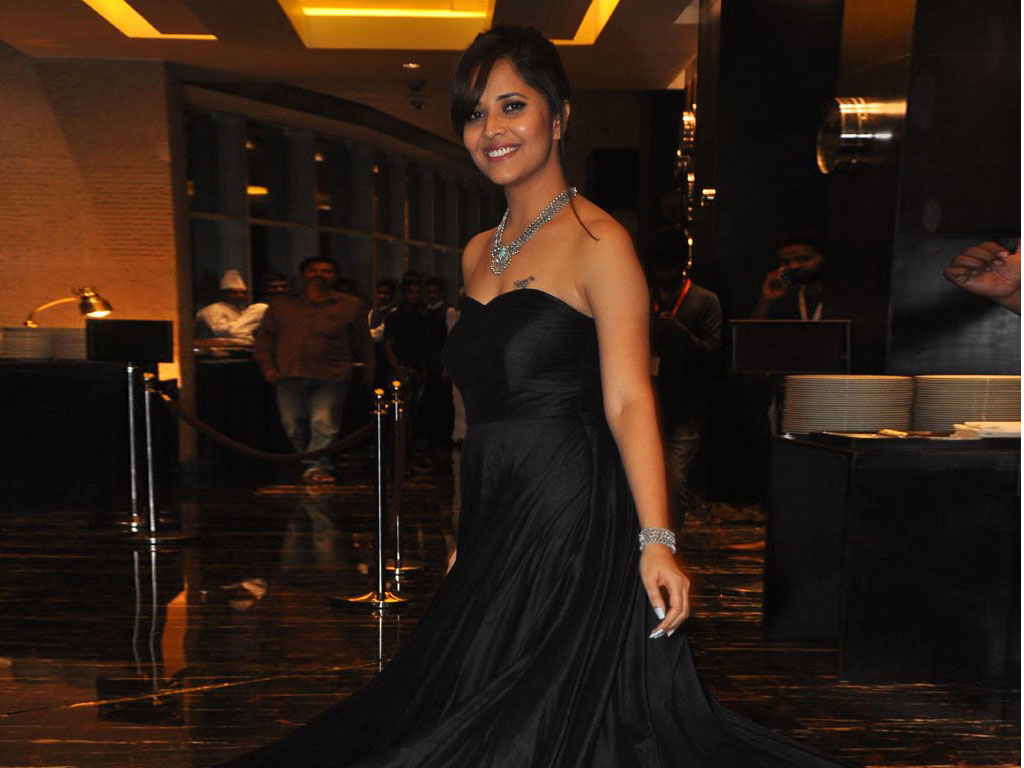 Anusuya HQ Wallpapers | Anusuya Wallpapers - 37699 - Oneindia Wallpapers