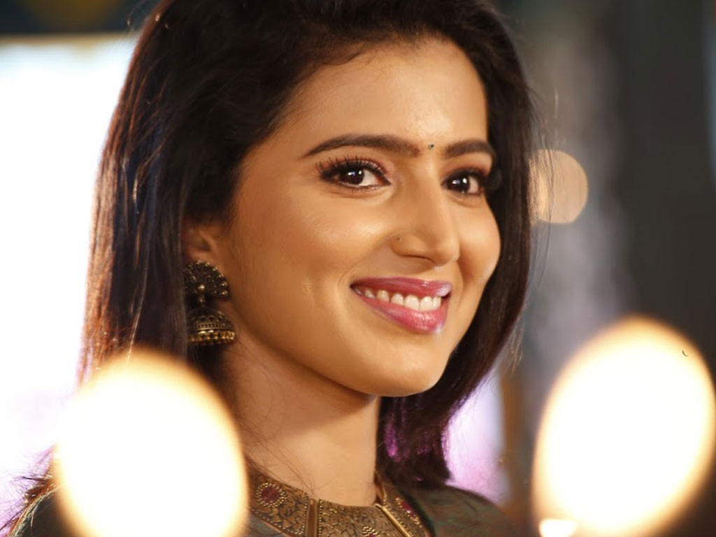 Akanksha HQ Wallpapers | Akanksha Wallpapers - 38524 - Oneindia Wallpapers