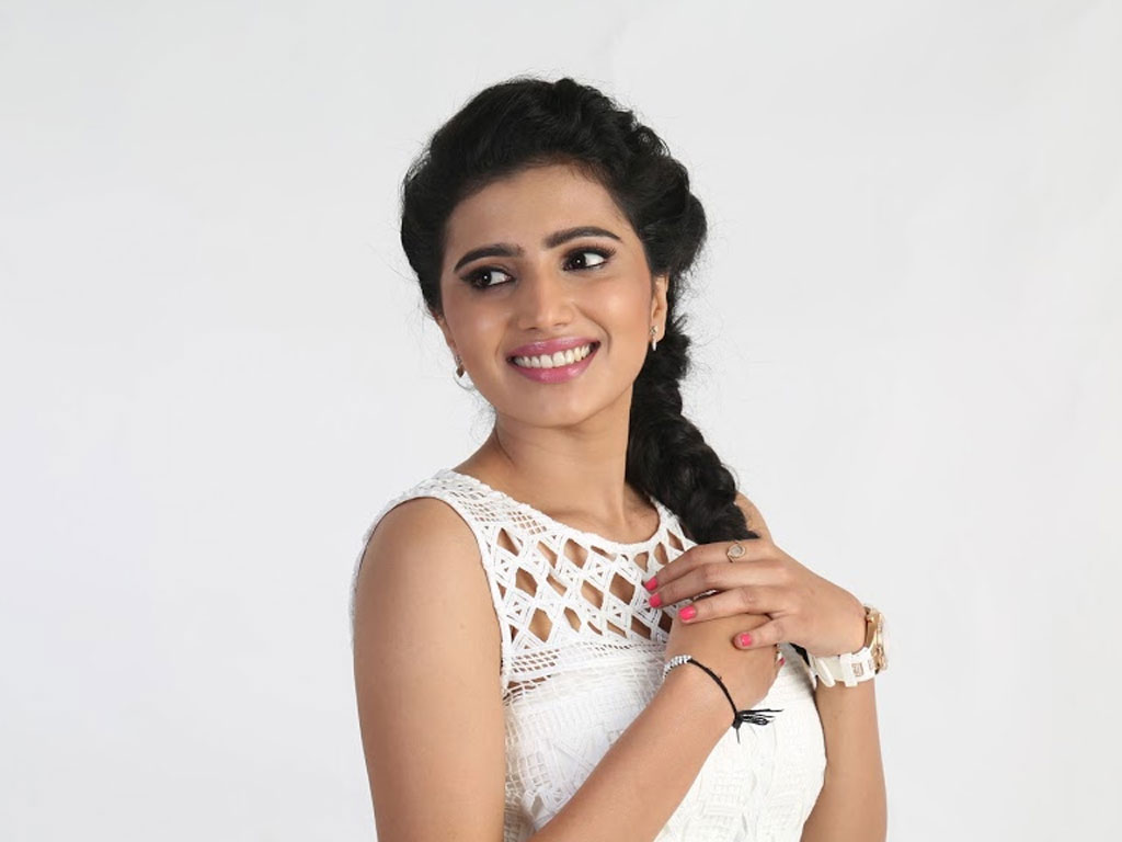 Akanksha HQ Wallpapers | Akanksha Wallpapers - 38529 - Oneindia Wallpapers