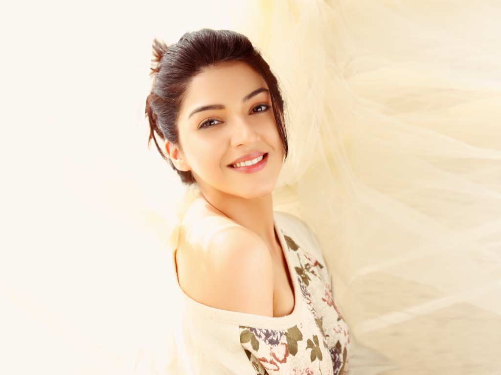 Mehreen HQ Wallpapers | Mehreen Wallpapers - 38905 - Oneindia Wallpapers