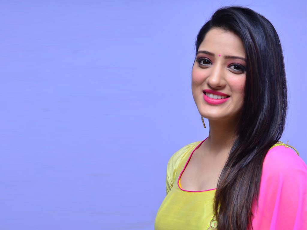 Richa Panai HQ Wallpapers | Richa Panai Wallpapers - 38928 - Oneindia ...