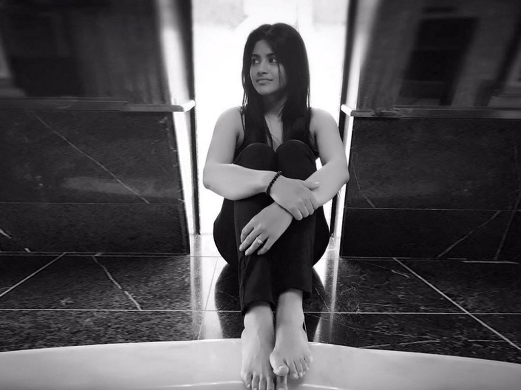 Megha Akash HQ Wallpapers | Megha Akash Wallpapers - 39705 - Oneindia ...