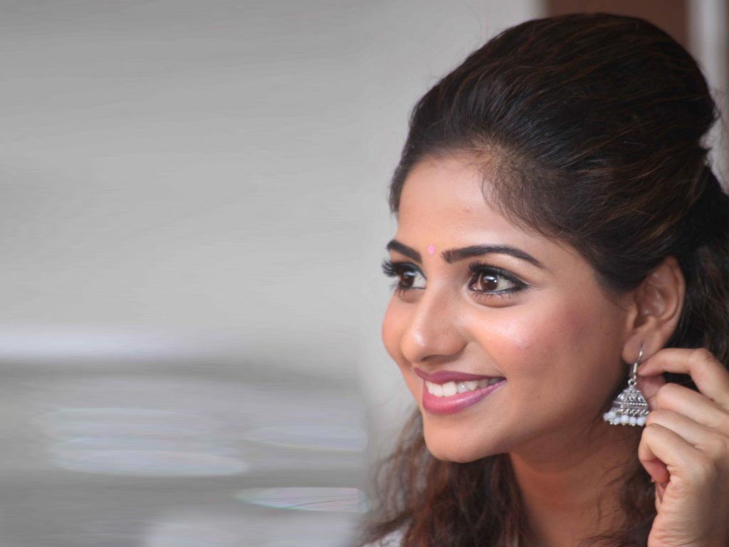Rachita Ram HQ Wallpapers | Rachita Ram Wallpapers - 39429 - Oneindia ...
