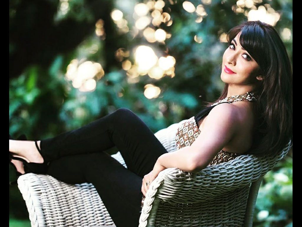 Radhika Pandit HQ Wallpapers | Radhika Pandit Wallpapers - 39272 ...