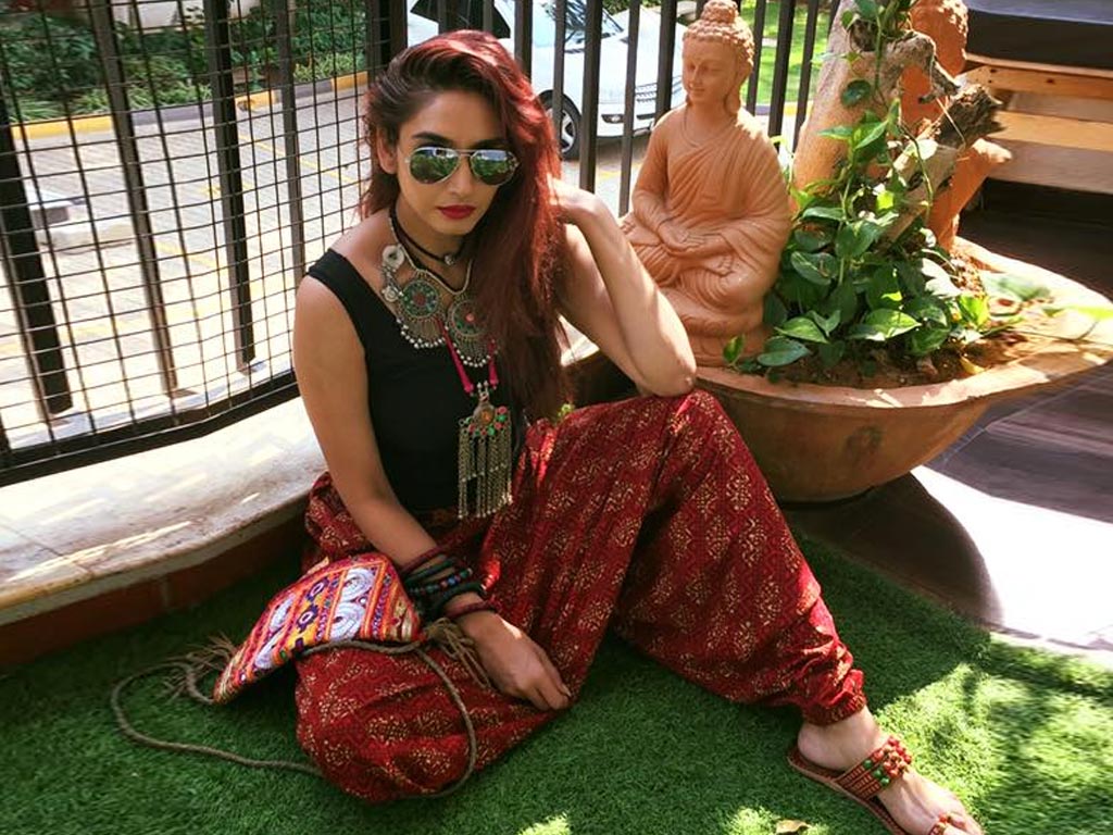 Ragini Dwivedi HQ Wallpapers | Ragini Dwivedi Wallpapers - 39448 ...