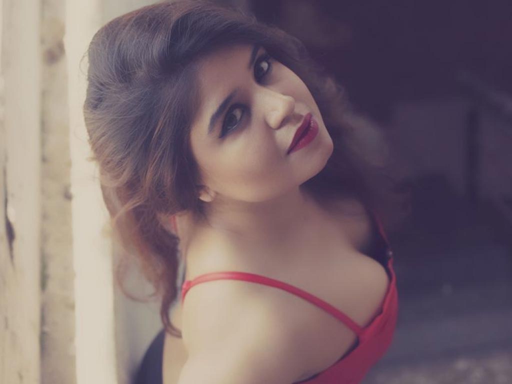 Ranjanaa HQ Wallpapers | Ranjanaa Wallpapers - 40954 - Oneindia Wallpapers