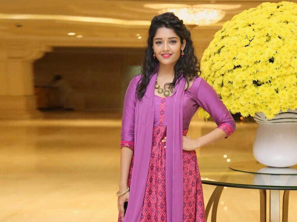 Ritika Singh HQ Wallpapers | Ritika Singh Wallpapers - 39915 - Oneindia ...