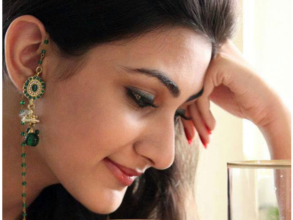 Neelam Upadhyay HQ Wallpapers | Neelam Upadhyay Wallpapers - 42036 ...