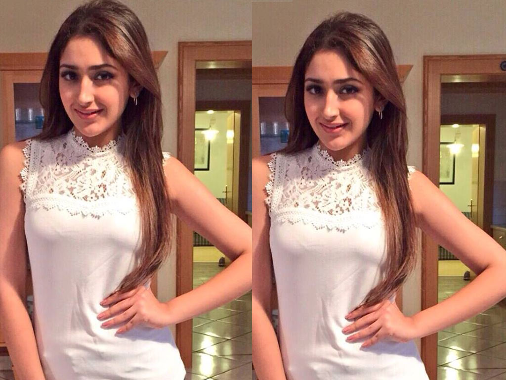 Sayyeshaa Saigal HQ Wallpapers | Sayyeshaa Saigal Wallpapers - 41823 ...