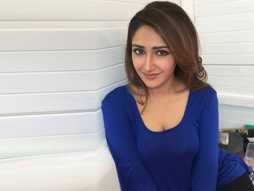 Sayyeshaa Saigal HQ Wallpapers | Sayyeshaa Saigal Wallpapers - 41801 ...