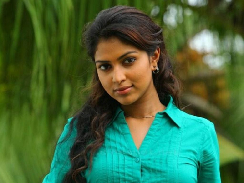 Amala Paul HQ Wallpapers | Amala Paul Wallpapers - 43224 - Oneindia ...