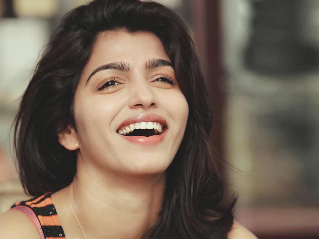 Dhansika HQ Wallpapers | Dhansika Wallpapers - 43689 - Oneindia Wallpapers