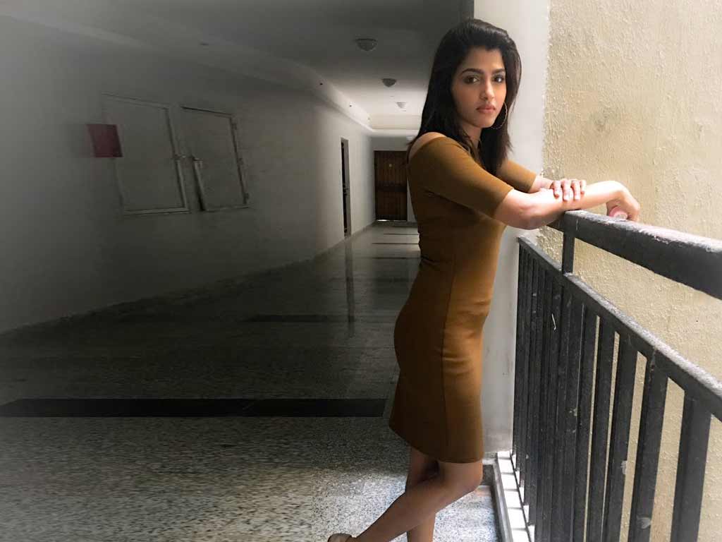 Dhansika HQ Wallpapers | Dhansika Wallpapers - 43694 - Oneindia Wallpapers