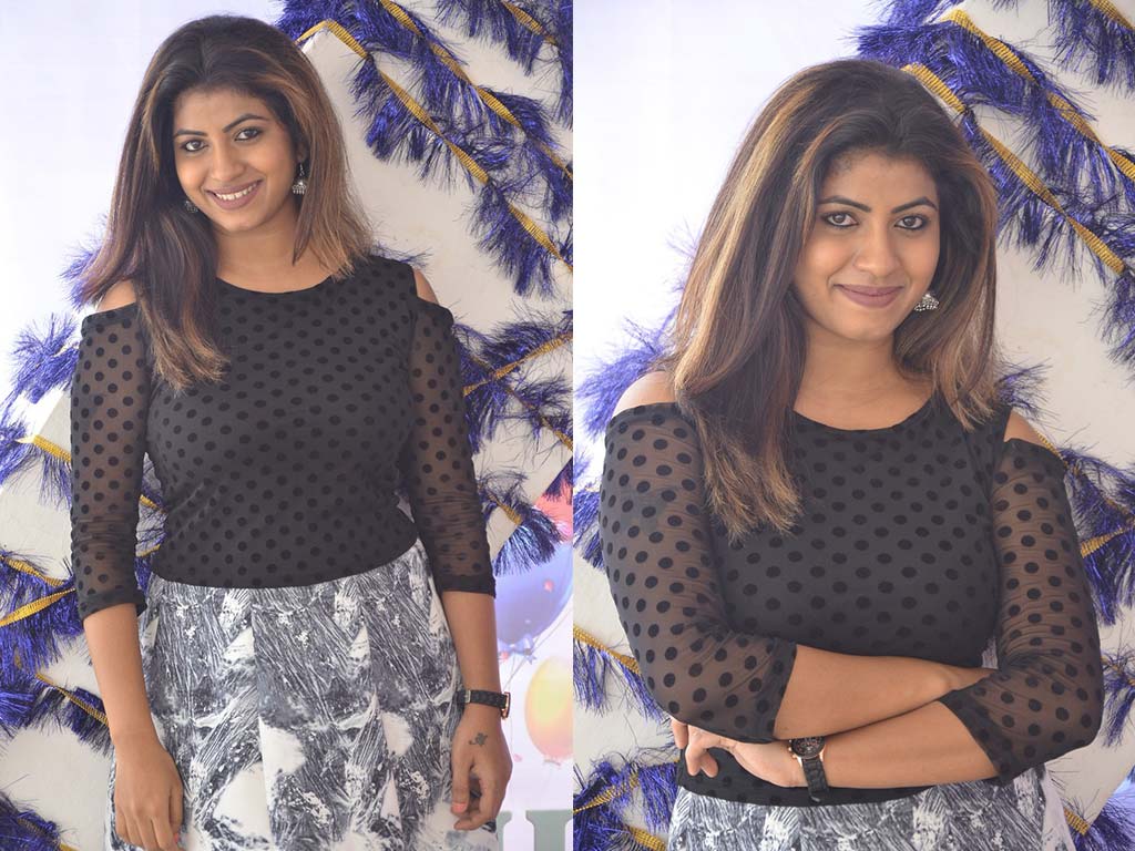 Geetanjali HQ Wallpapers | Geetanjali Wallpapers - 44060 - Oneindia ...
