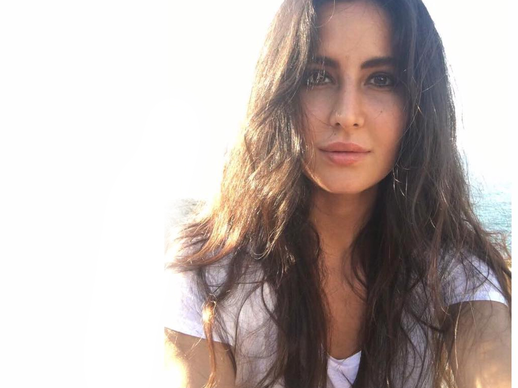 Katrina Kaif HQ Wallpapers | Katrina Kaif Wallpapers - 42937 - Oneindia ...