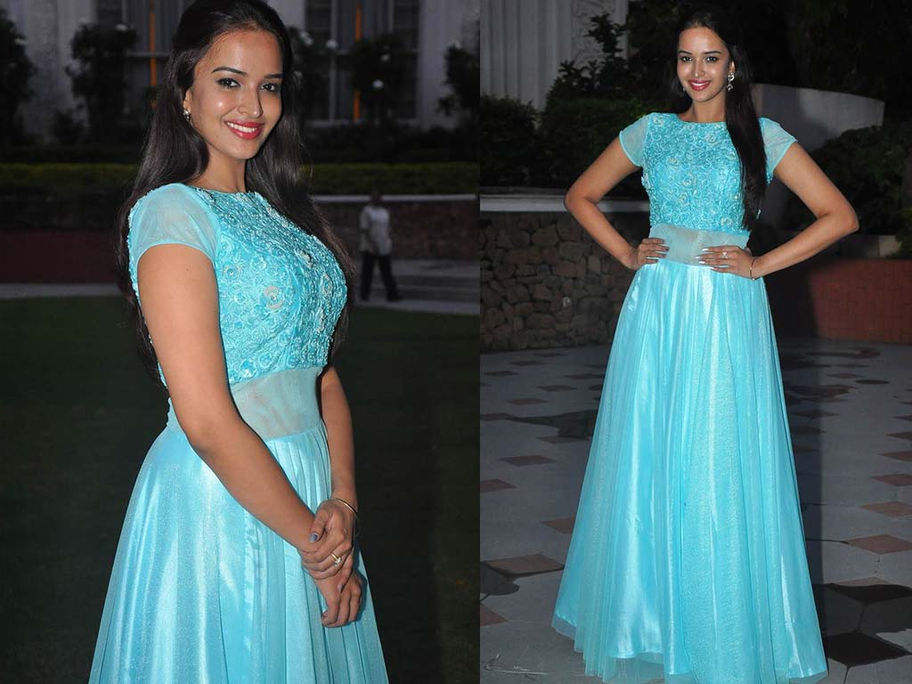 Poojitha Ponnada HQ Wallpapers | Poojitha Ponnada Wallpapers - 44044 ...