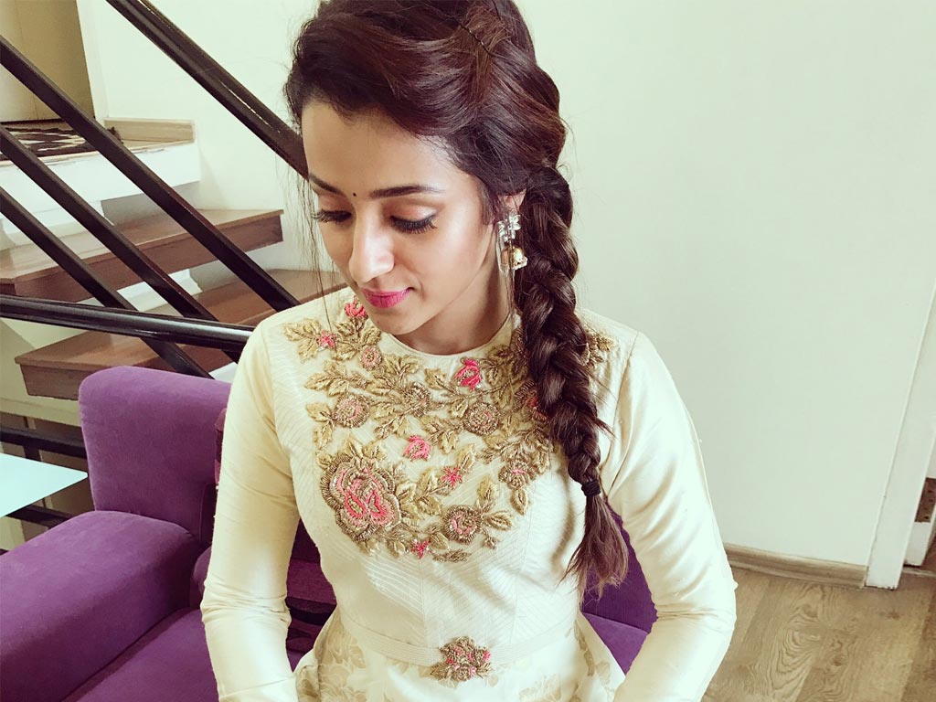 Trisha Krishnan HQ Wallpapers | Trisha Krishnan Wallpapers - 43431 ...