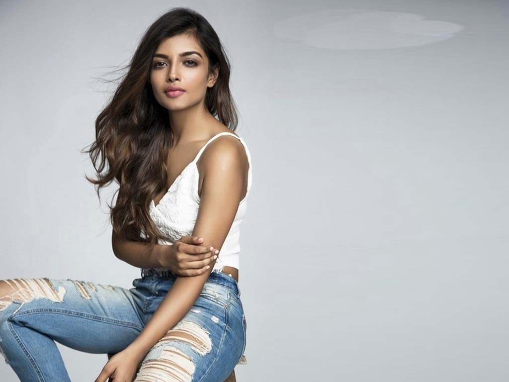 Ashna Zaveri HQ Wallpapers | Ashna Zaveri Wallpapers - 44713 - Oneindia ...