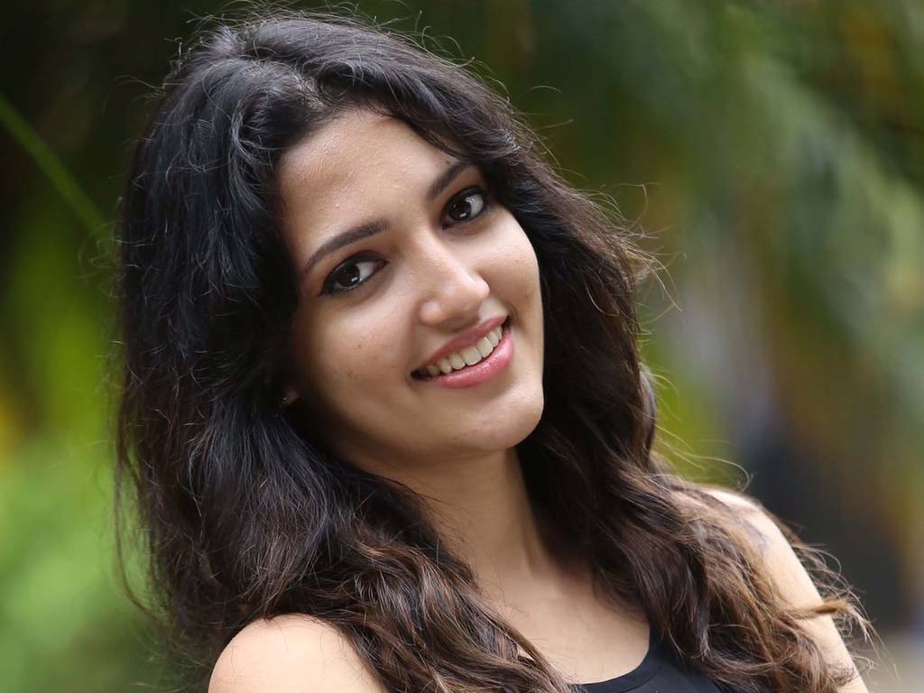 Neha Shetty HQ Wallpapers | Neha Shetty Wallpapers - 44367 - Oneindia ...