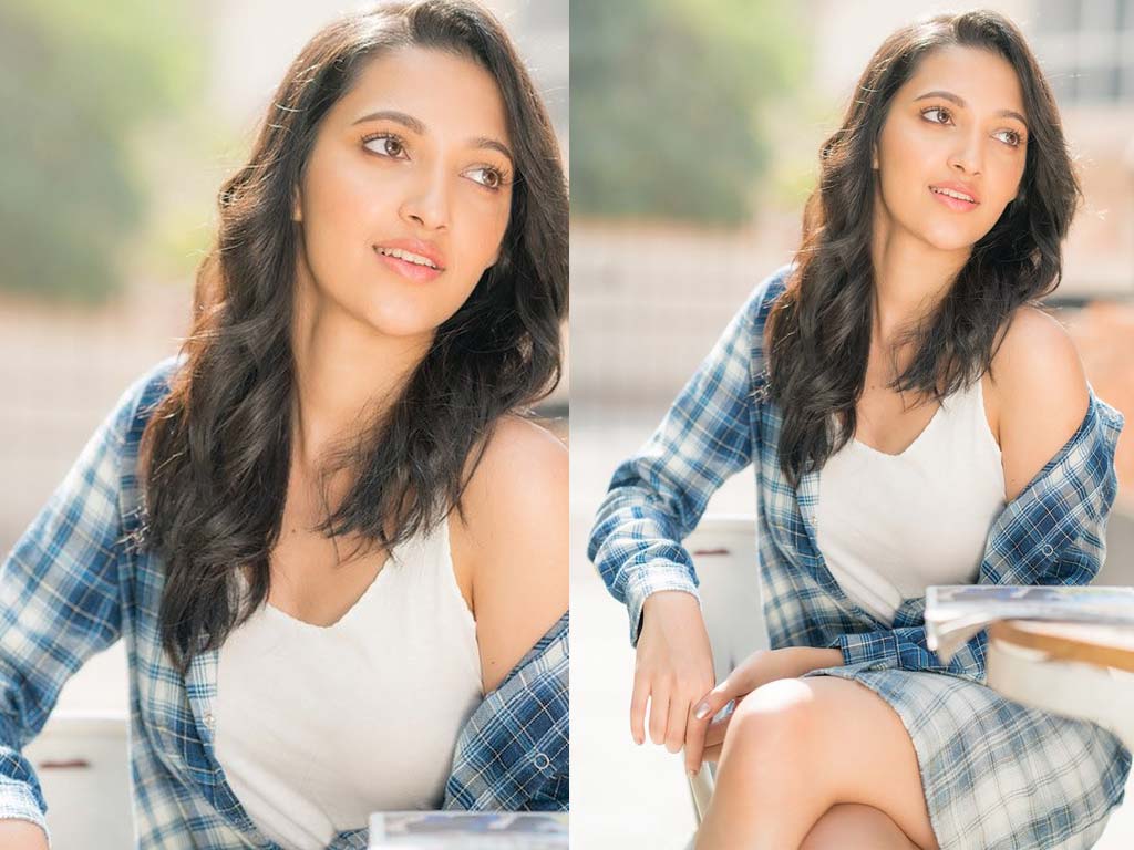 Neha Shetty HQ Wallpapers | Neha Shetty Wallpapers - 44372 - Oneindia ...