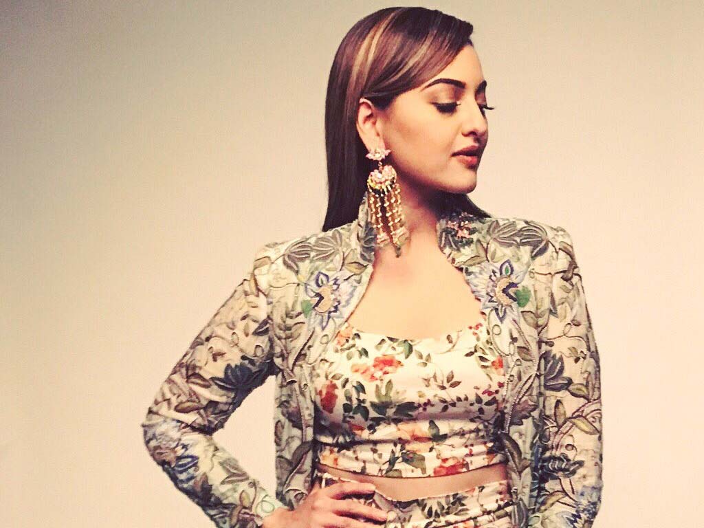 Sonakshi Sinha HQ Wallpapers | Sonakshi Sinha Wallpapers - 44710 ...