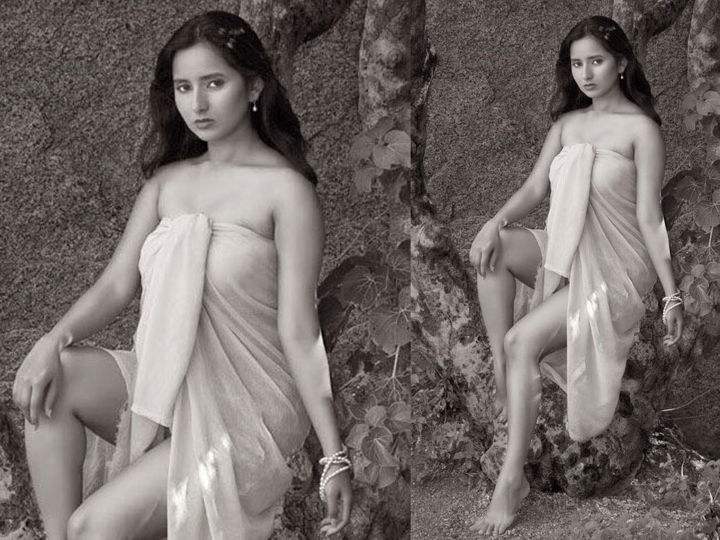 Ishika Singh HQ Wallpapers | Ishika Singh Wallpapers - 45850 - Oneindia Wallpapers