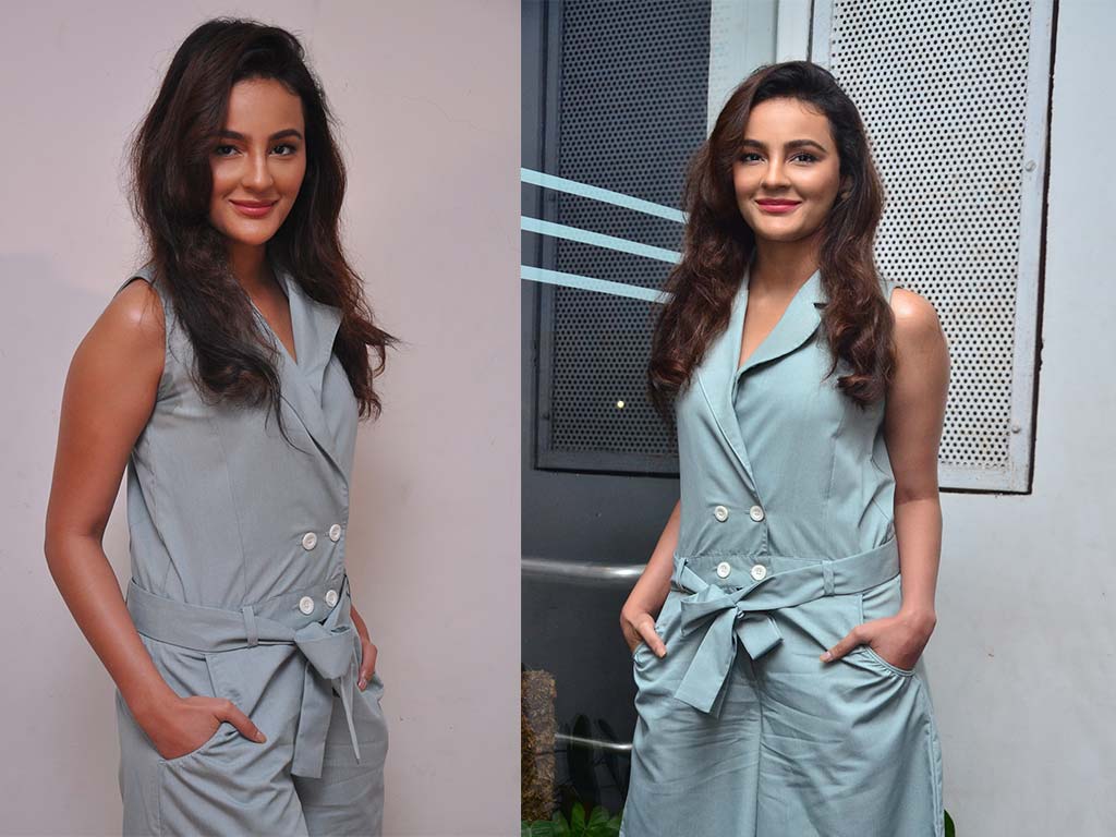 Seerat Kapoor HQ Wallpapers | Seerat Kapoor Wallpapers - 46101 ...
