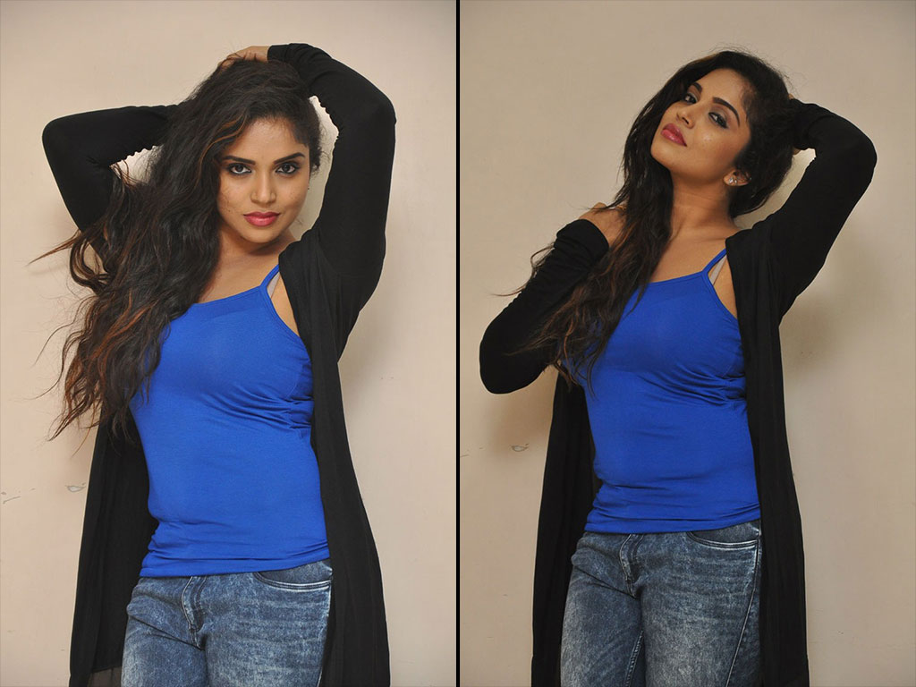 Karunya Chowdary HQ Wallpapers | Karunya Chowdary Wallpapers - 47459 - Oneindia Wallpapers