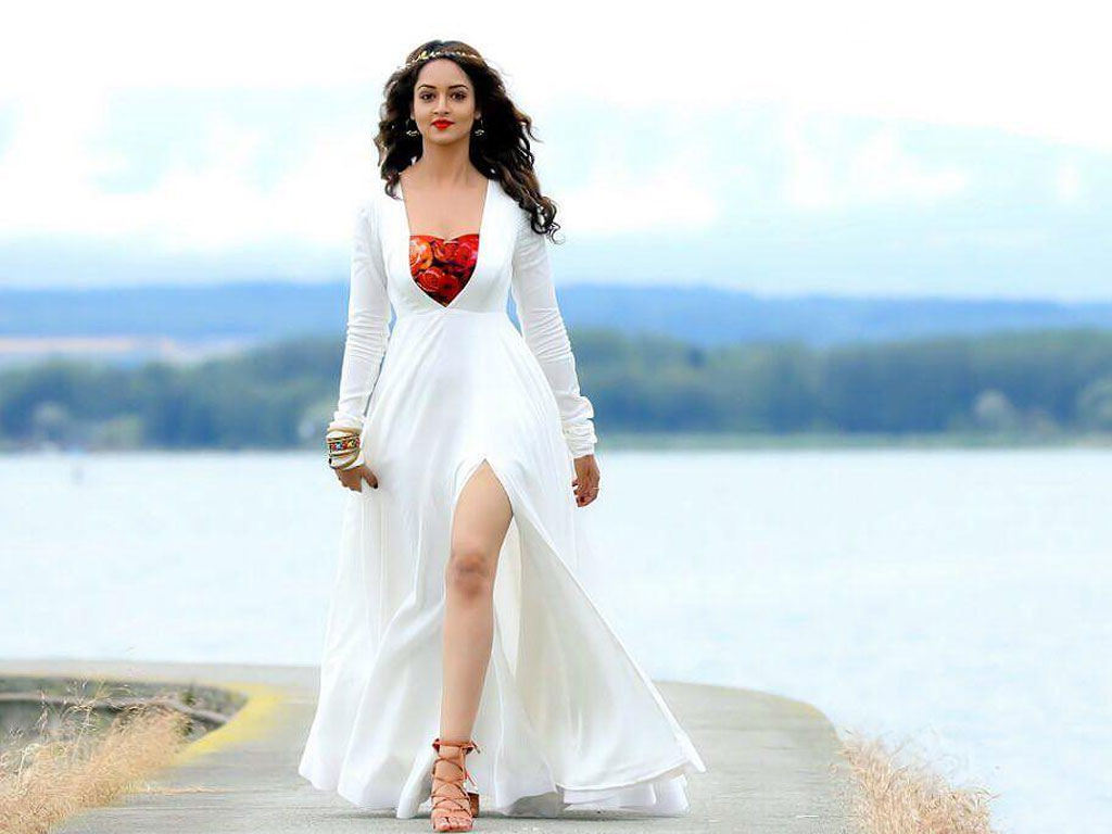 Shanvi HQ Wallpapers | Shanvi Wallpapers - 49438 - Oneindia Wallpapers