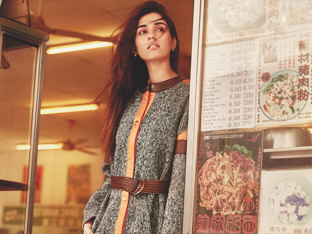 Disha Patani HQ Wallpapers | Disha Patani Wallpapers - 50467 - Oneindia ...