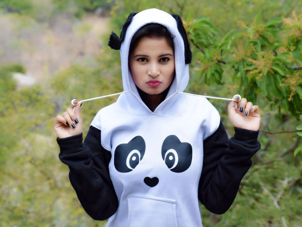 Anusha Rai HQ Wallpapers | Anusha Rai Wallpapers - 50902 - Oneindia ...