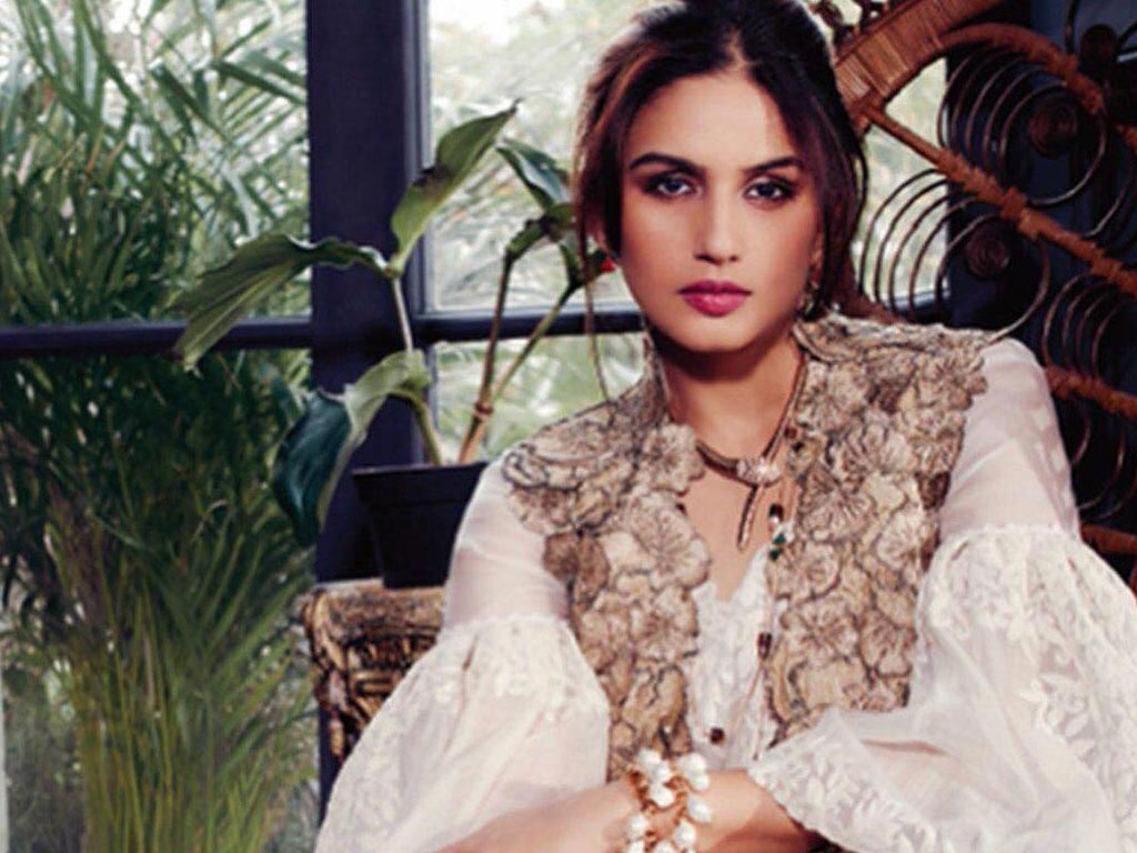 Huma Qureshi HQ Wallpapers | Huma Qureshi Wallpapers - 50961 - Oneindia ...