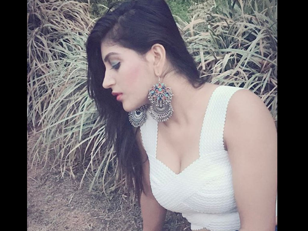 Yashika Aannand Big Boss 2 Contestant Hq Wallpapers Yashika Aannand