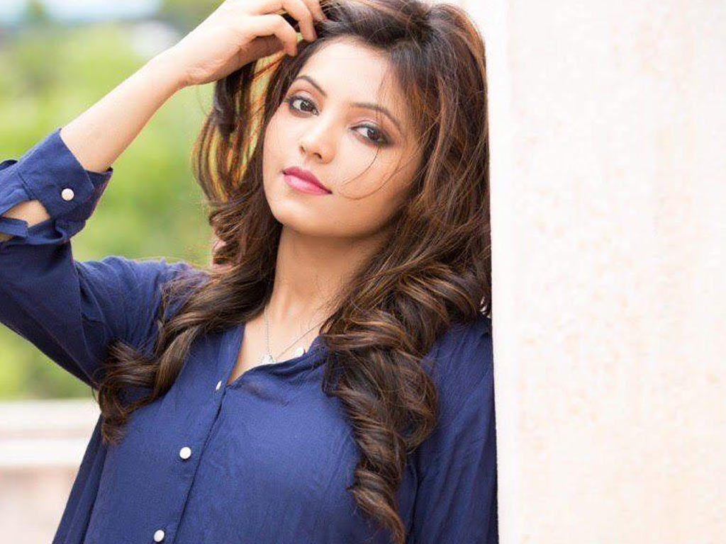 Athulya Ravi HQ Wallpapers | Athulya Ravi Wallpapers - 54269 - Oneindia ...