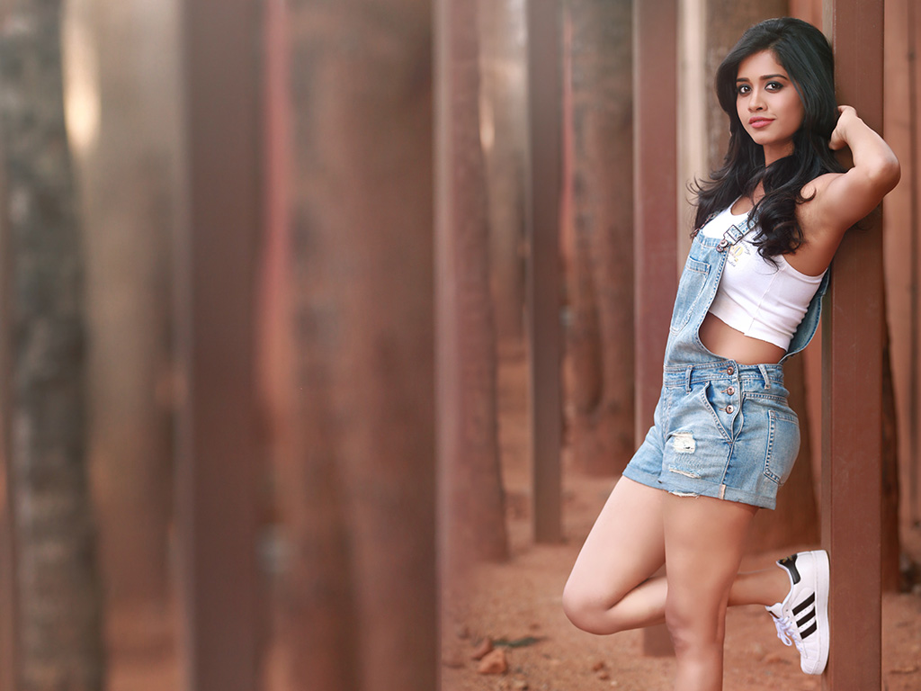 Nabha Natesh HQ Wallpapers | Nabha Natesh Wallpapers - 54392 - Oneindia ...