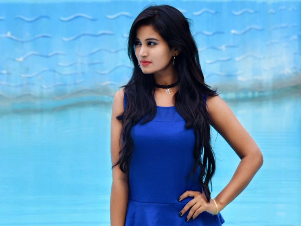 Anusha Rai HQ Wallpapers | Anusha Rai Wallpapers - 55280 - Oneindia ...