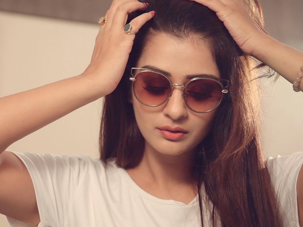 Payal Rajput HQ Wallpapers | Payal Rajput Wallpapers - 55625 - Oneindia ...