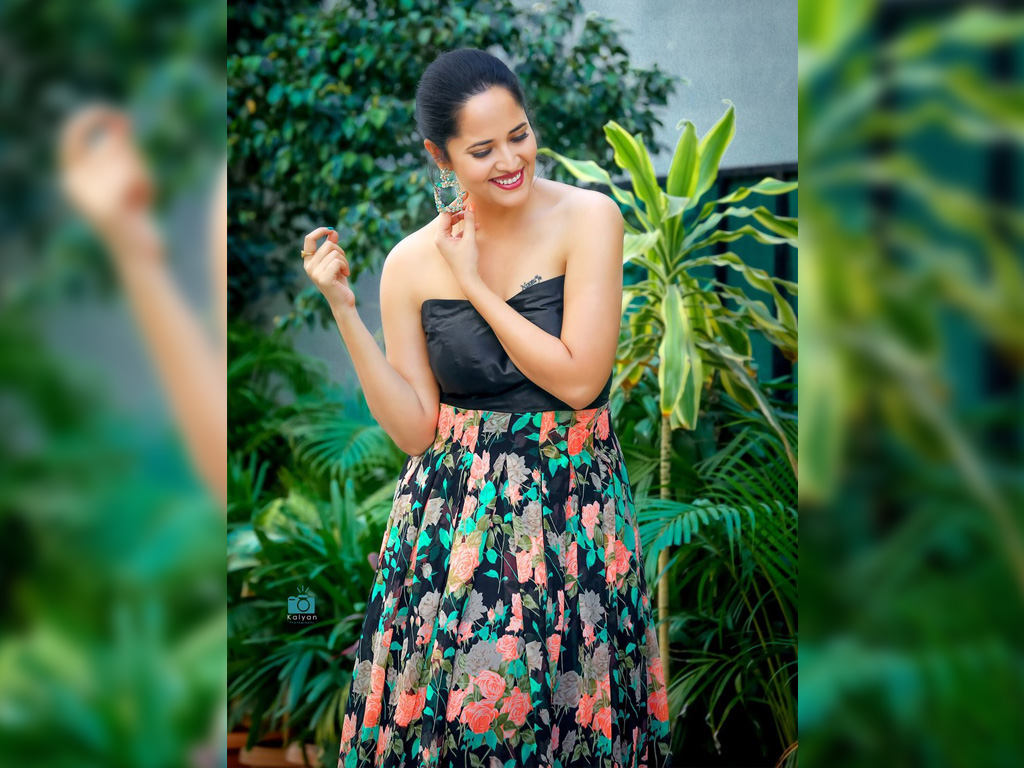 Anasuya HQ Wallpapers | Anasuya Wallpapers - 56739 - Oneindia Wallpapers