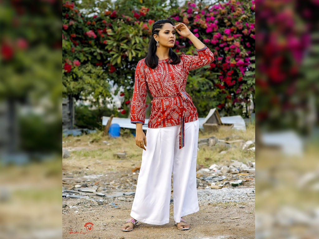 Anasuya HQ Wallpapers | Anasuya Wallpapers - 56749 - Oneindia Wallpapers