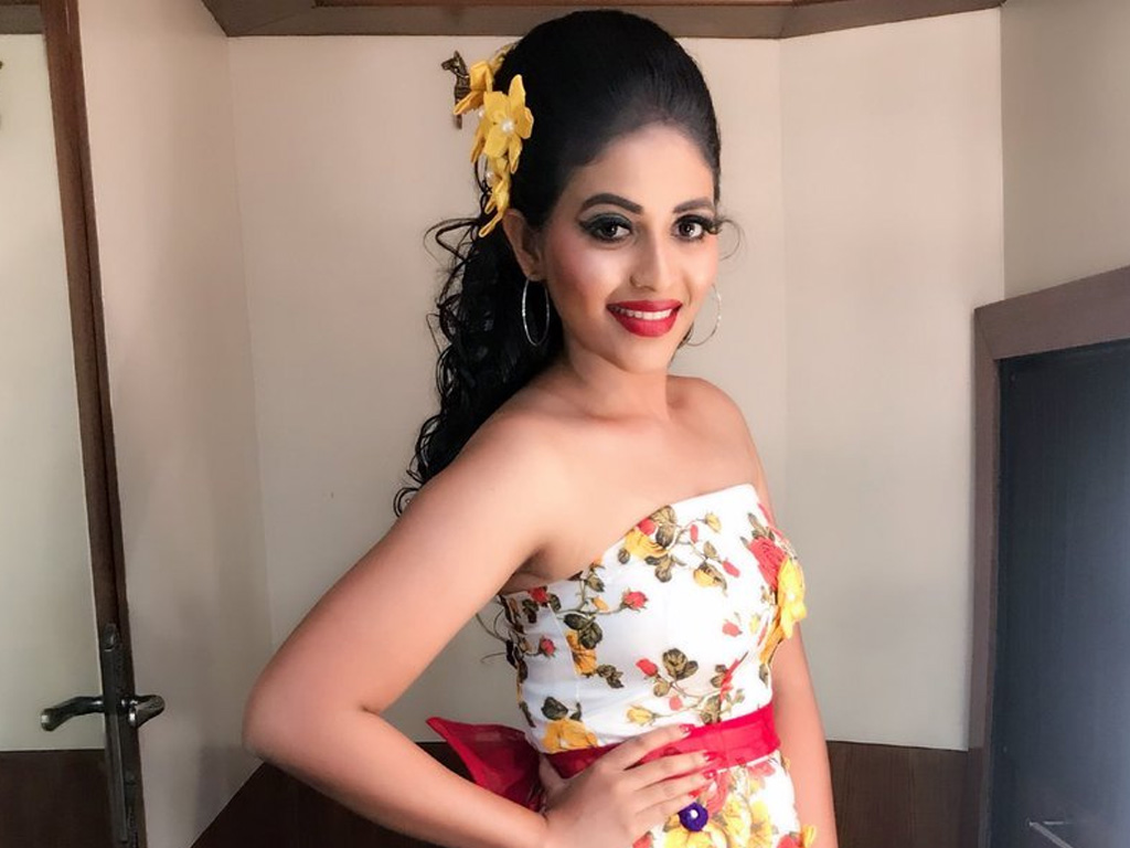 Anjali HQ Wallpapers | Anjali Wallpapers - 56630 - Oneindia Wallpapers