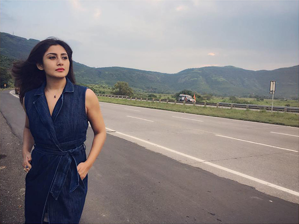 Rimi Sen HQ Wallpapers | Rimi Sen Wallpapers - 56497 - Oneindia Wallpapers