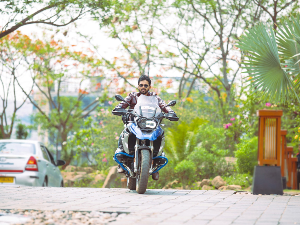 Dev HQ Movie Wallpapers | Dev HD Movie Wallpapers - 58690 - Oneindia ...