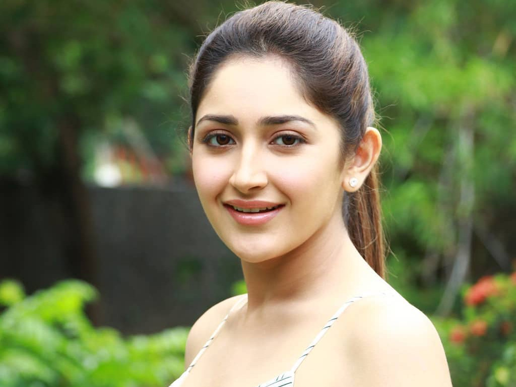 Sayesha Saigal HQ Wallpapers | Sayesha Saigal Wallpapers - 58919 ...