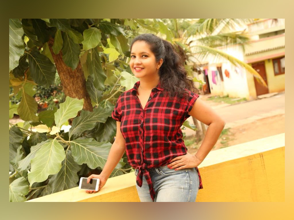 Shubha Poonja HQ Wallpapers | Shubha Poonja Wallpapers - 58513 ...