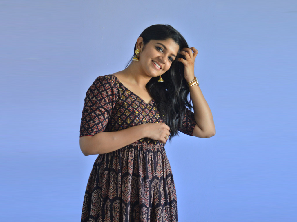 Aparna Balamurali HQ Wallpapers | Aparna Balamurali Wallpapers - 59351 ...