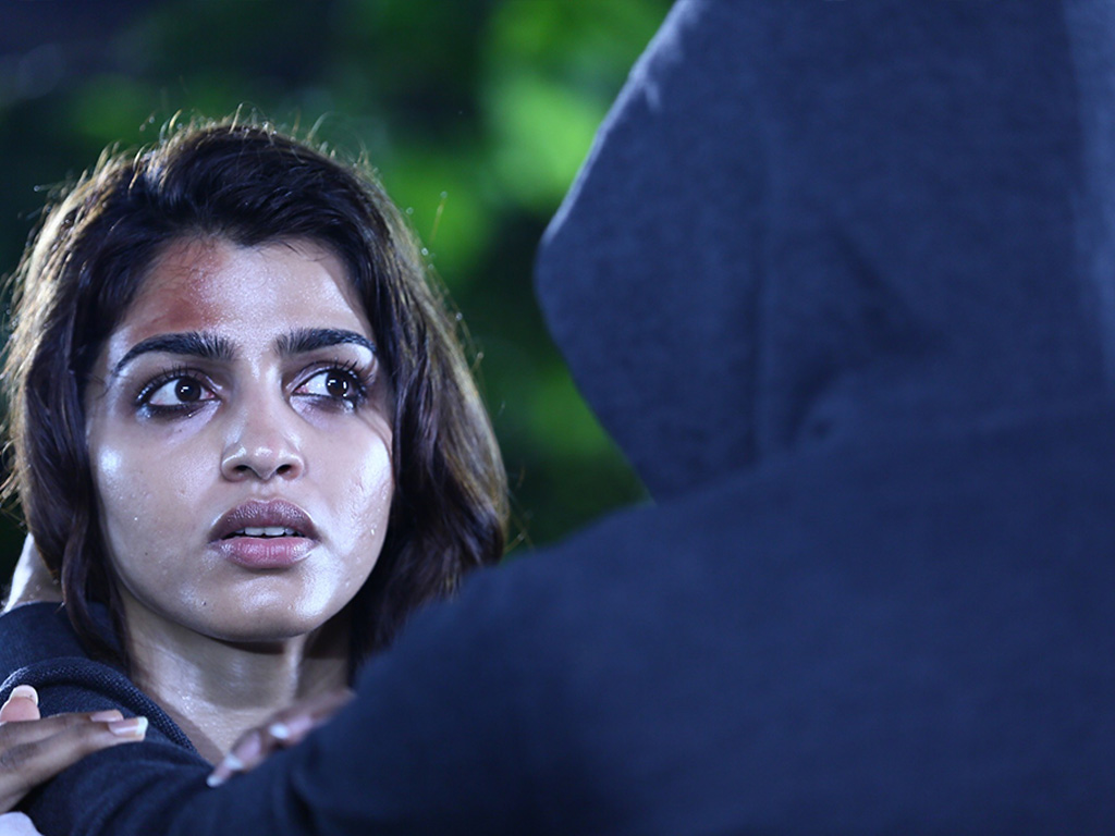 Dhansika HQ Wallpapers | Dhansika Wallpapers - 59726 - Oneindia Wallpapers